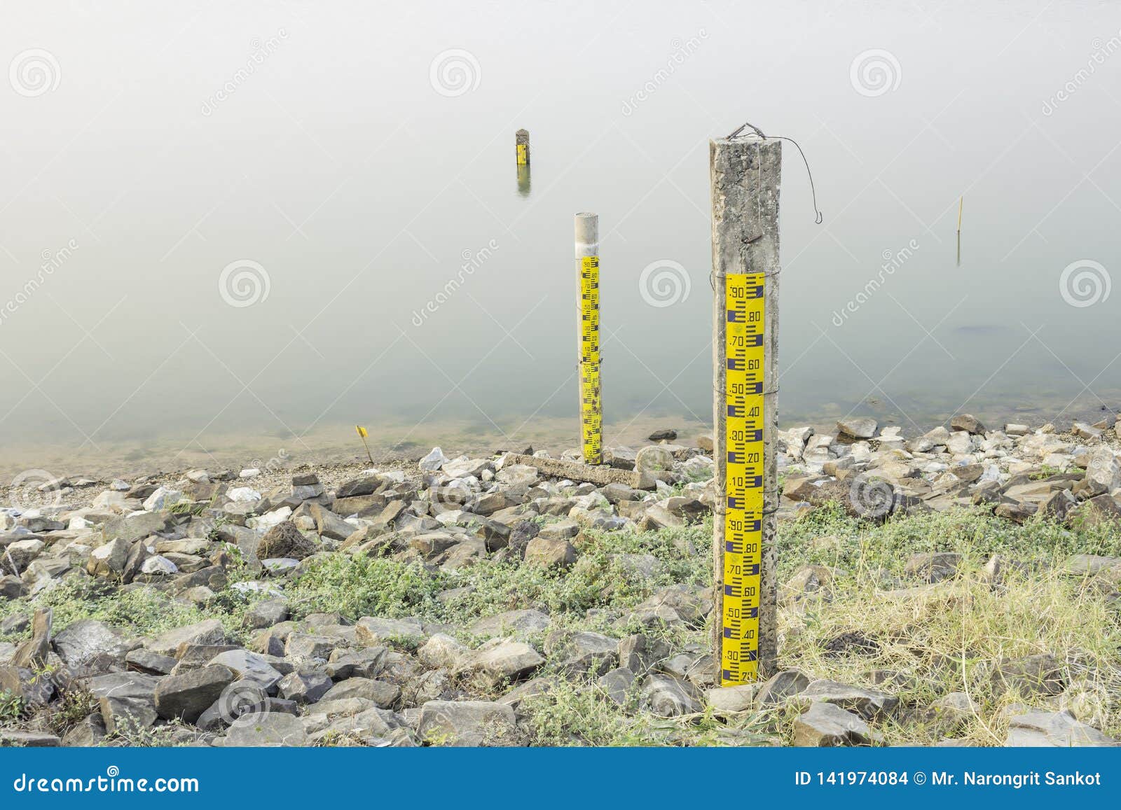 Water Level Scale Stock Photos - Download 747 Royalty Free Photos