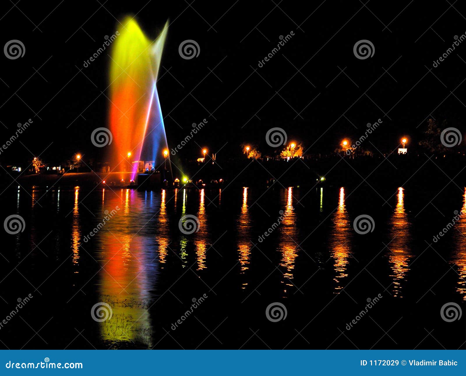 Water and Light in the Night Stock Image - Image of lake, light: 1172029