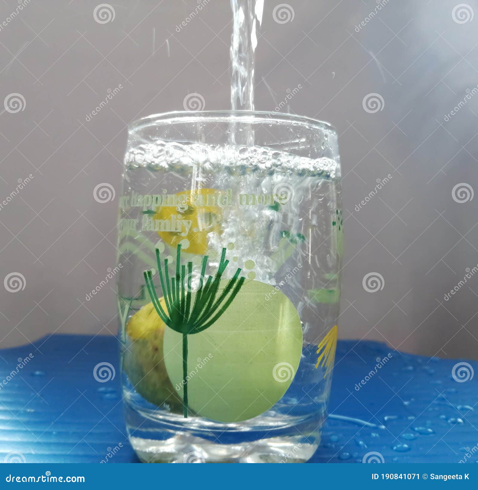 Water Pouring , Closeup of Bubbles in Water Stock Image - Image of vase ...