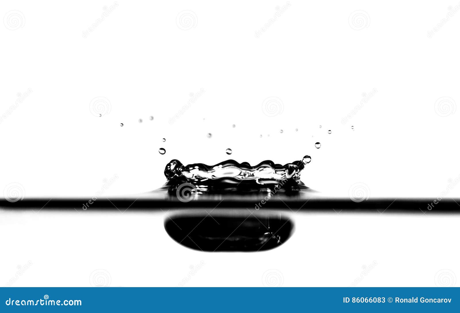 Water Splash in Black and White Stock Image - Image of liquid, surface ...
