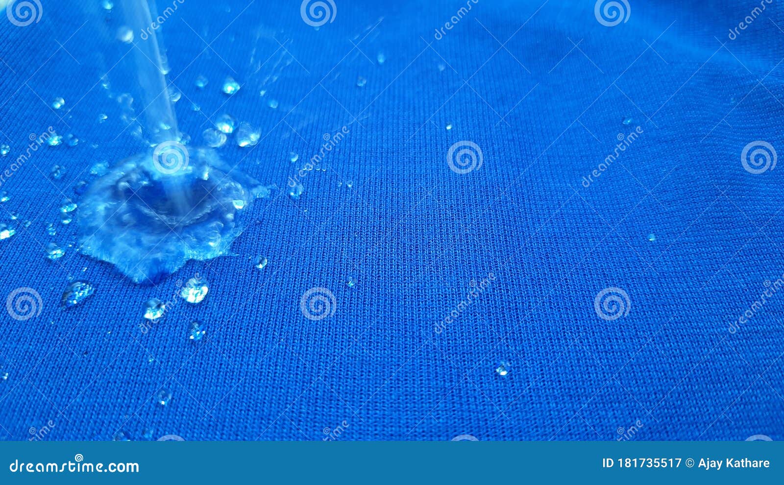 Rain Drop on Blue Surface ,Water Splash Like a Crown ,Water Splash in ...