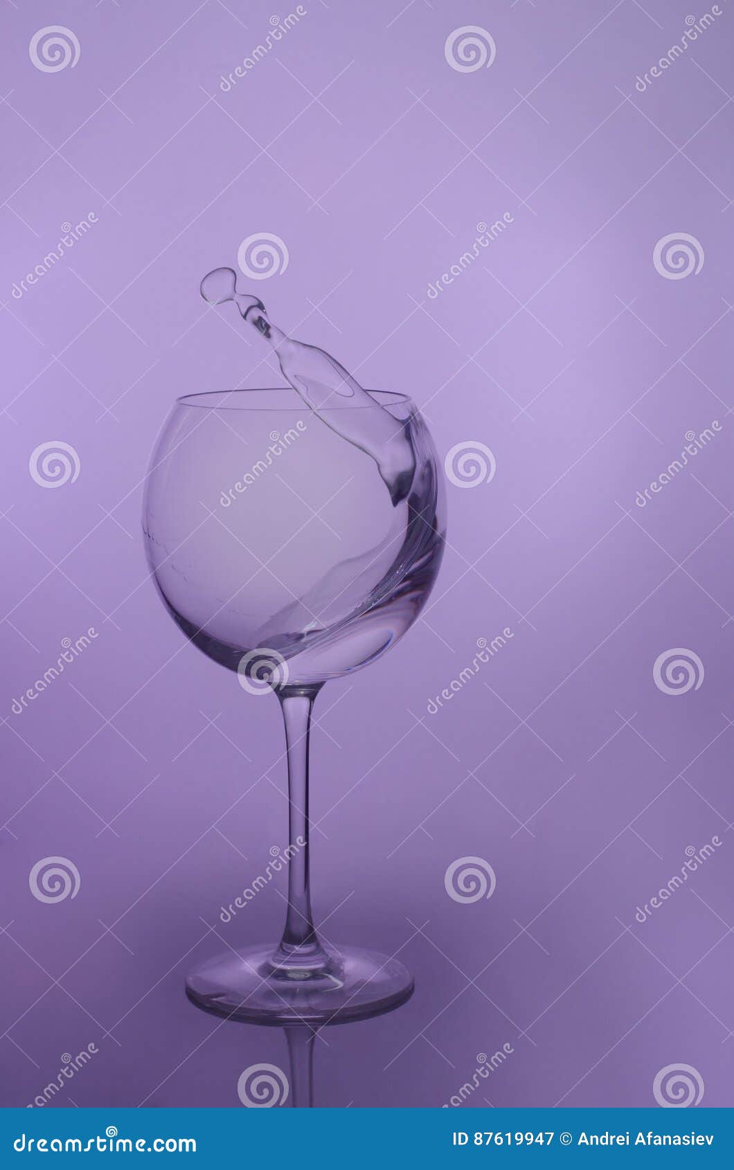 Water Splash in Round Glass Stock Image - Image of health, blue: 87619947