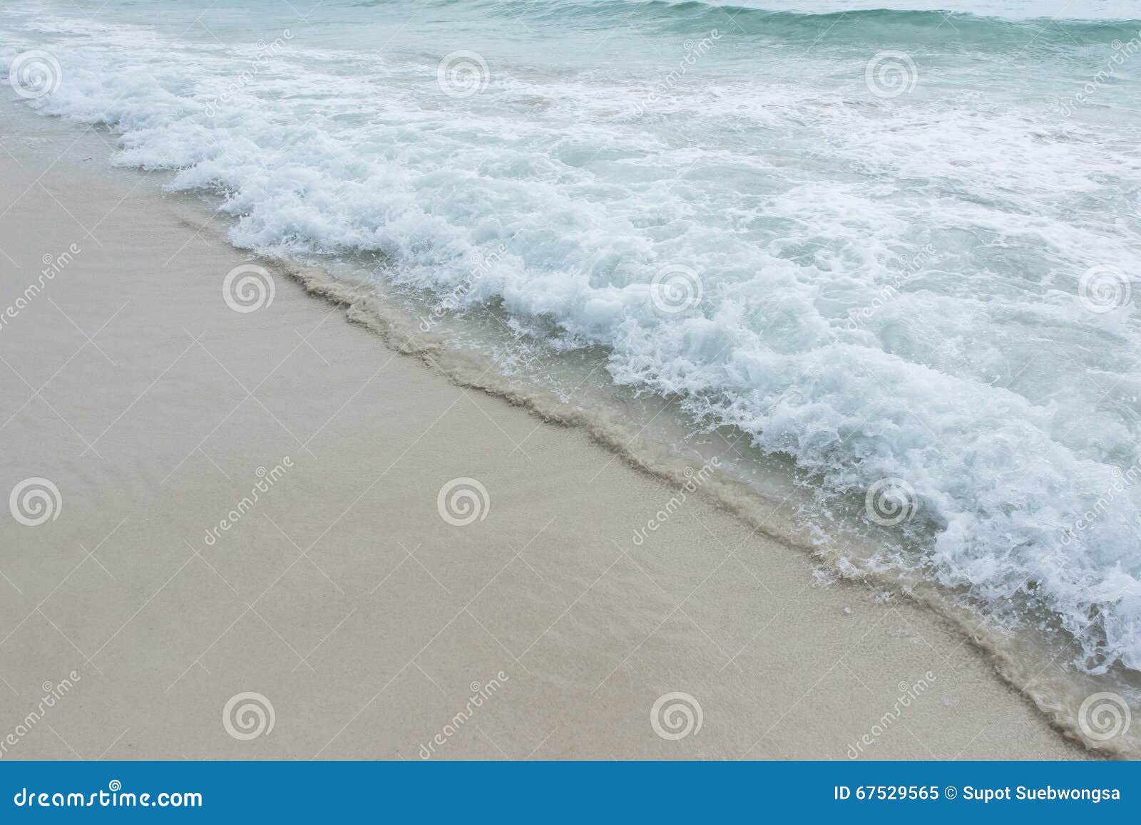 Water Splash on Sandy Beach Stock Image - Image of seashore, beach ...