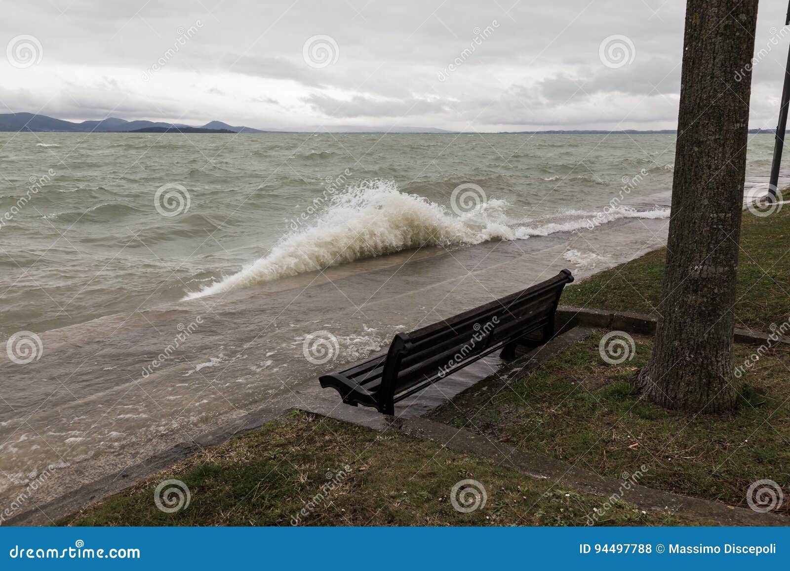 Water Splash and Sitting Bench Stock Photo - Image of lake, ocean: 94497788