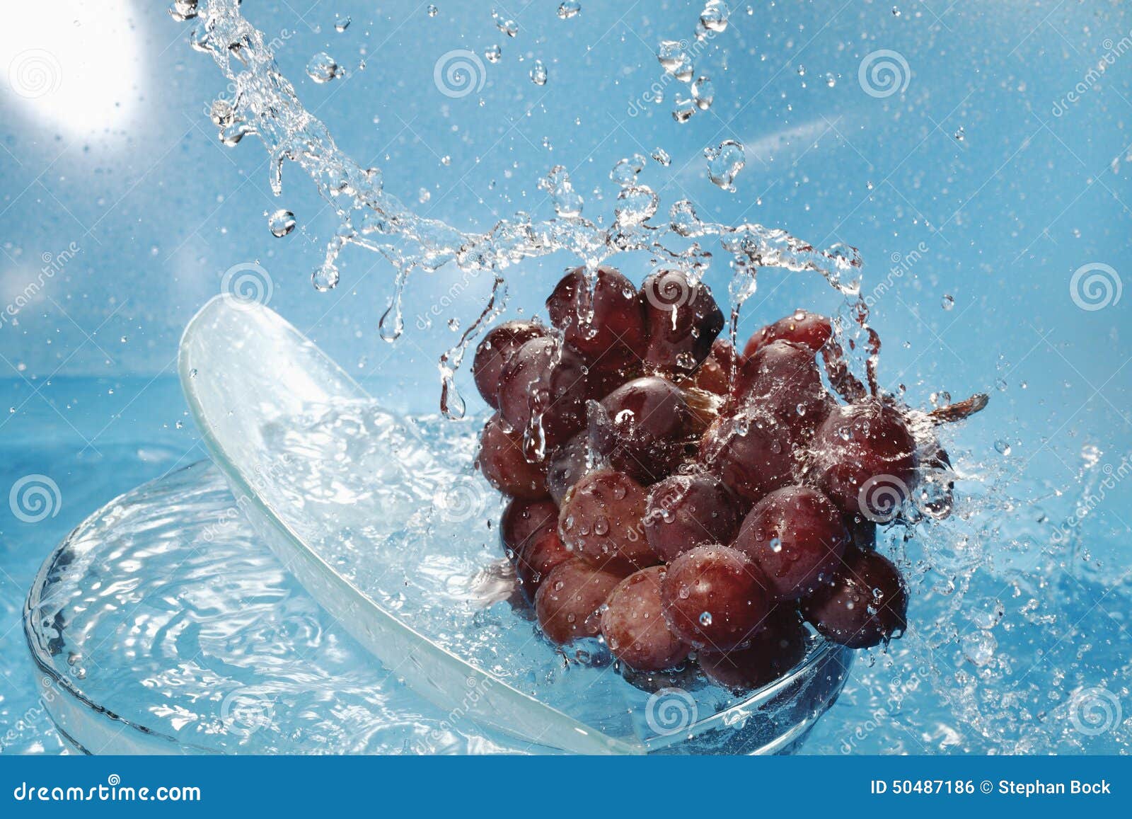 Water Splashing on Fresh Grapes Stock Photo - Image of organic, halved ...