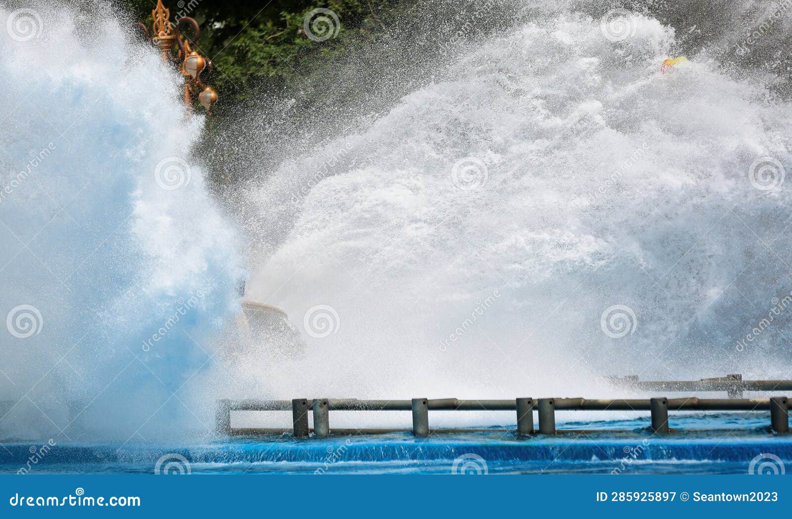 Water Splashing Over the Edge of a Pool in a Park Stock Image - Image ...
