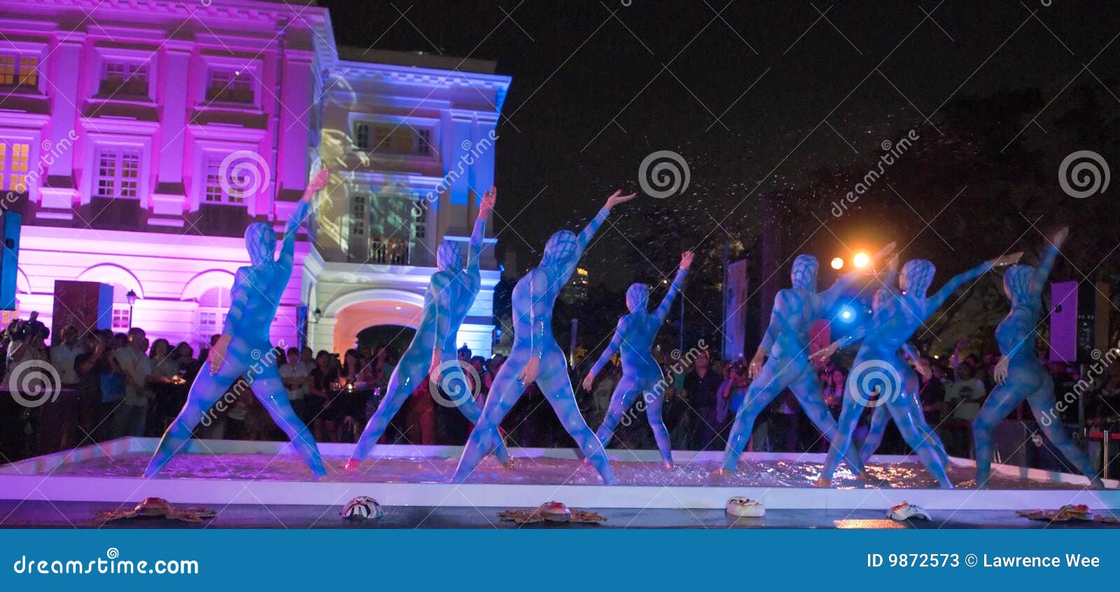 Water Table Dancers editorial stock photo. Image of event - 9872573