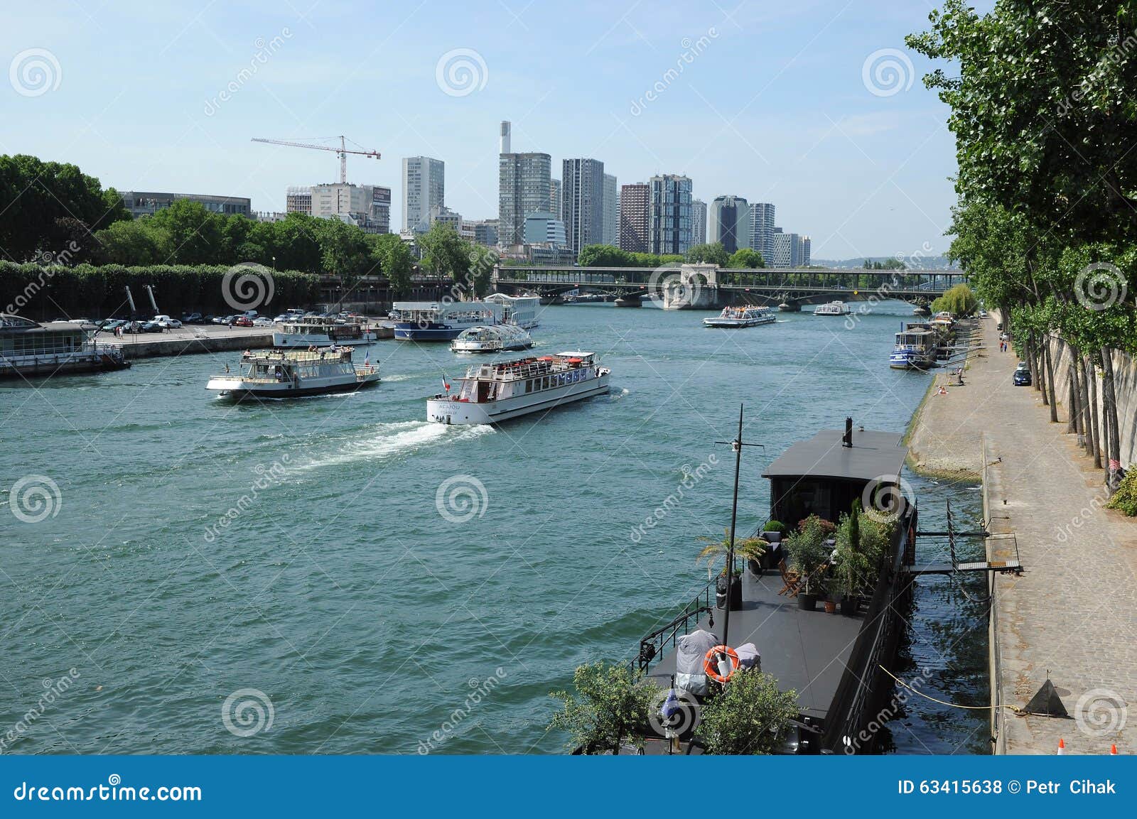 Water traffic in Paris editorial stock photo. Image of river - 63415638
