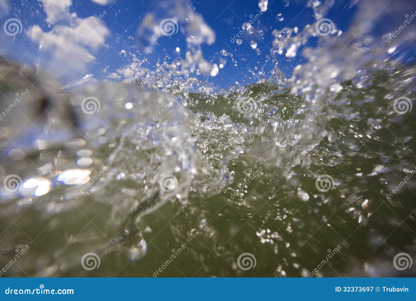 Water wave and bubbles stock image. Image of black, beauty - 32373697