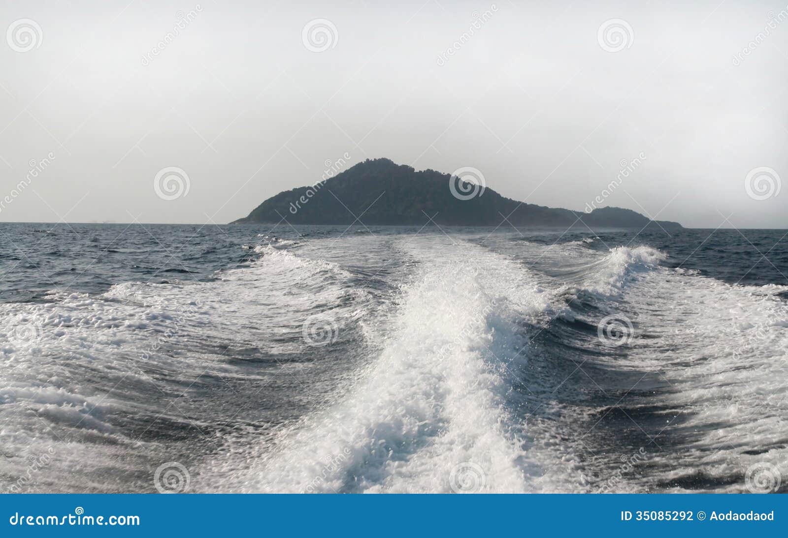 Water wave from speed boat stock photo. Image of motor - 35085292