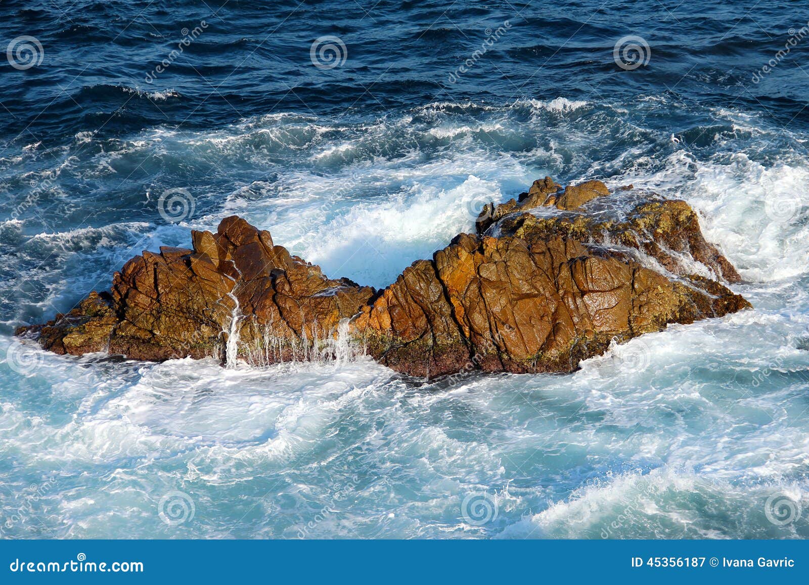 Water waves on the rocks stock image. Image of landscape - 45356187