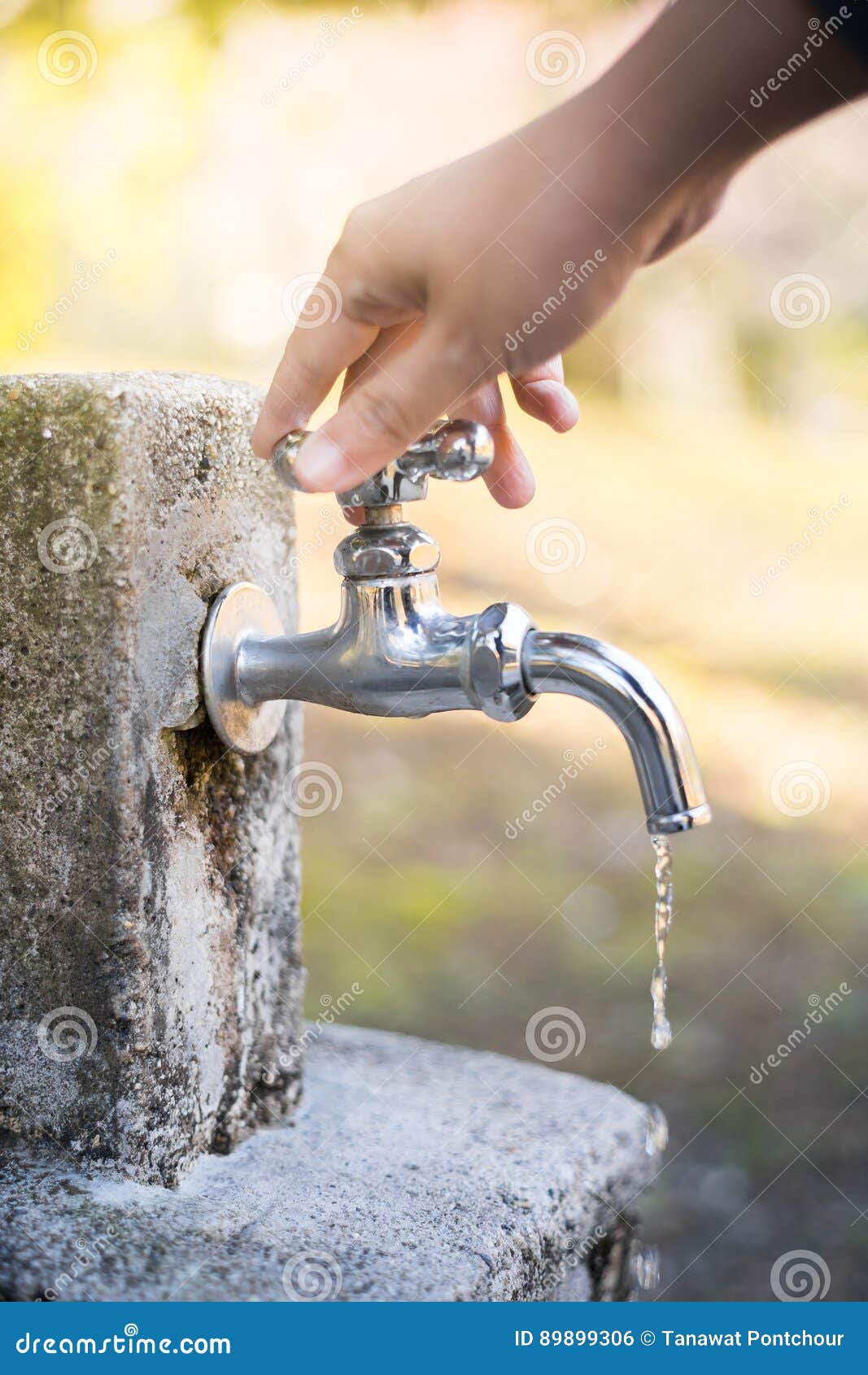 Waterbesparing stock foto. Image of loodgieterswerk, concentrisch ...