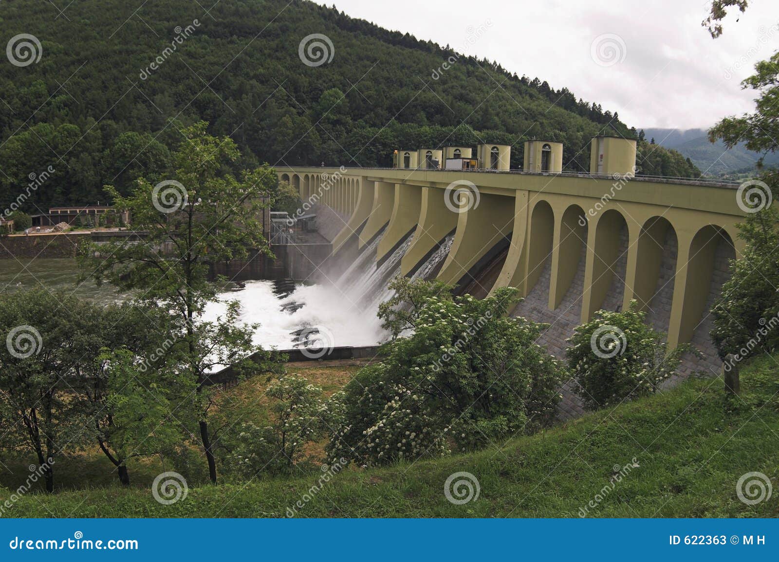 Waterdam Royalty-Free Stock Photography | CartoonDealer.com #4087973