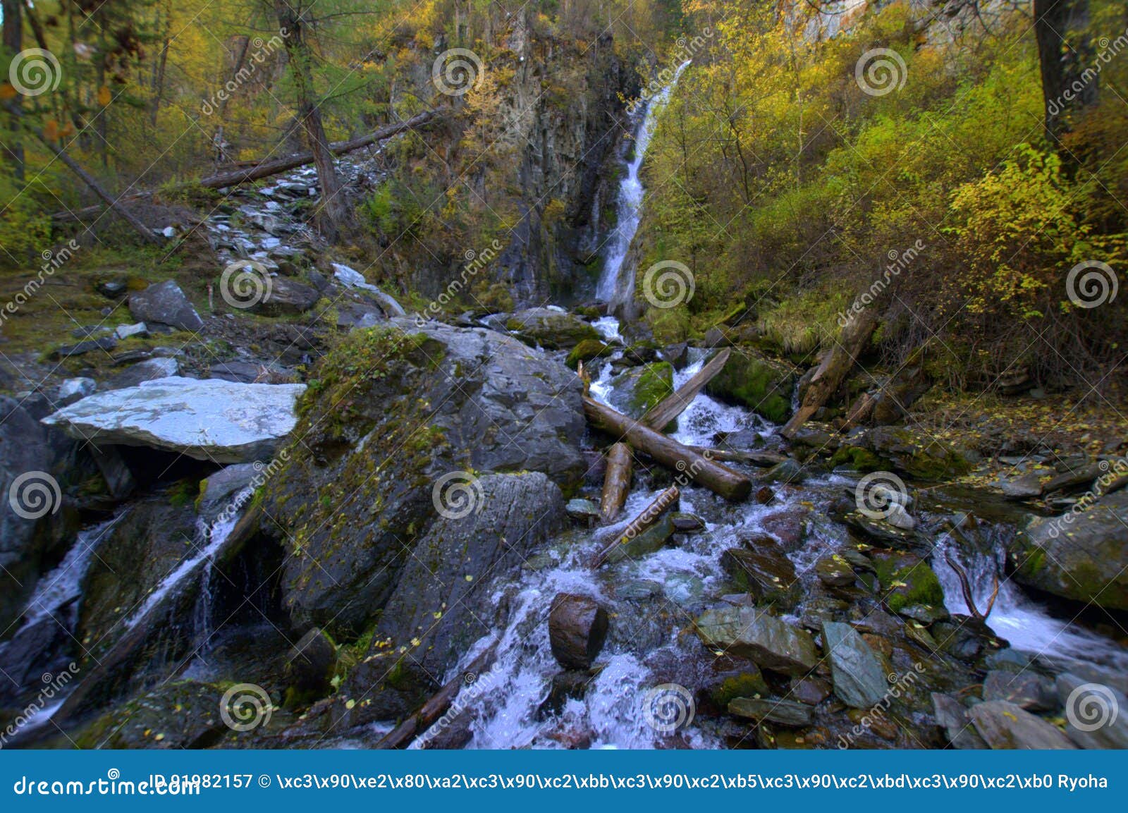Waterfal imagen de archivo. Imagen de textura, exterior - 91982157