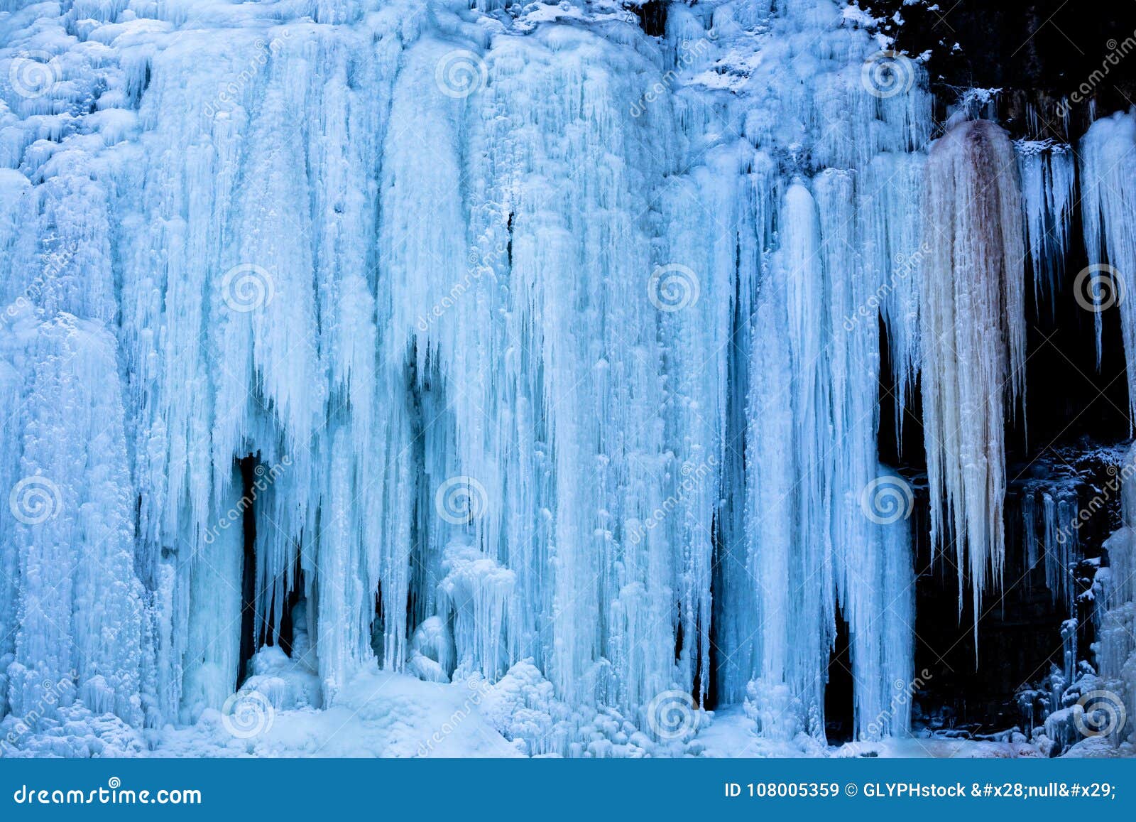 Waterfall in the Extreme Cold Stock Image - Image of formation, icicle ...