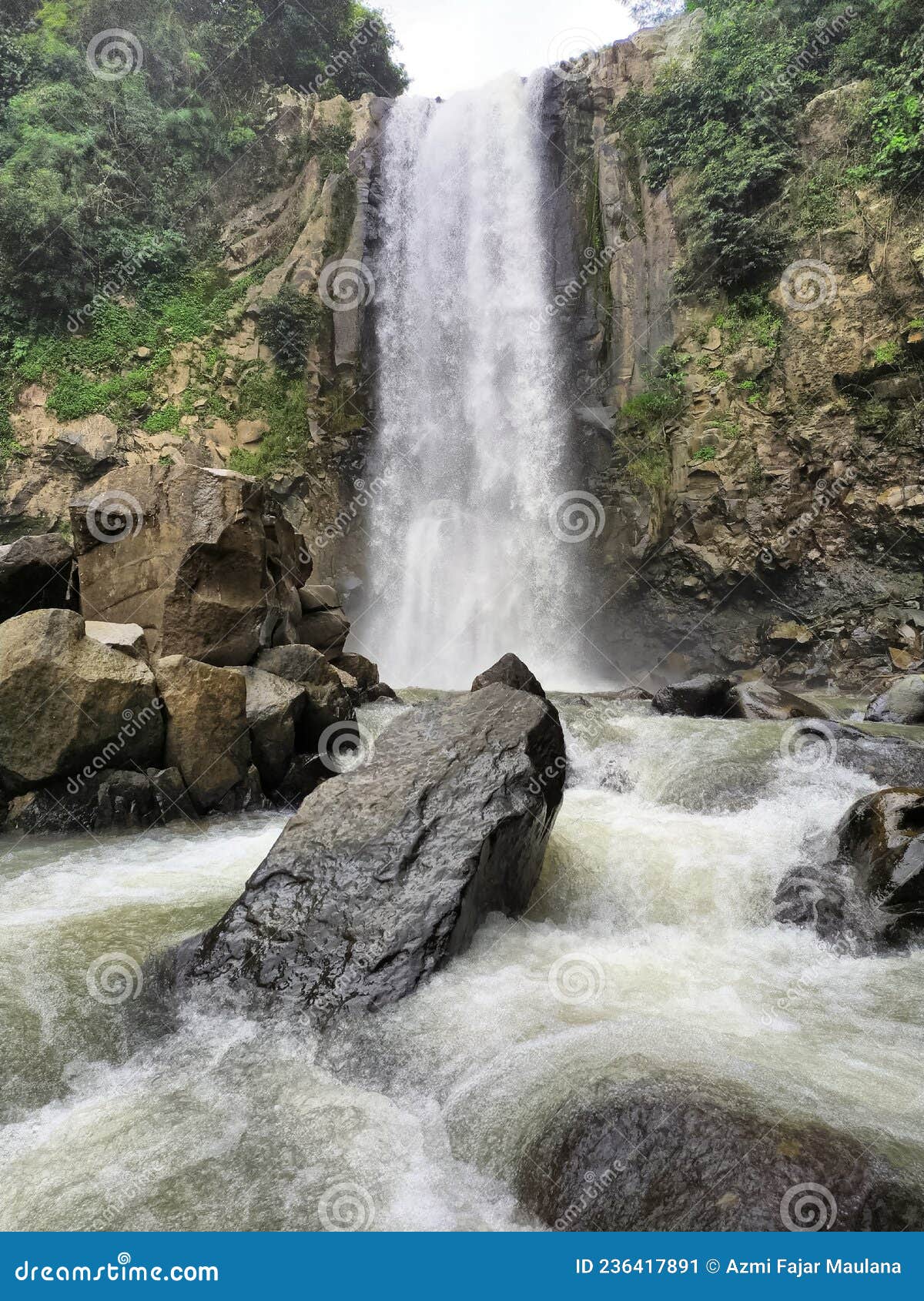 The Waterfall of Monkey Rock Stock Image - Image of waterfall, located ...