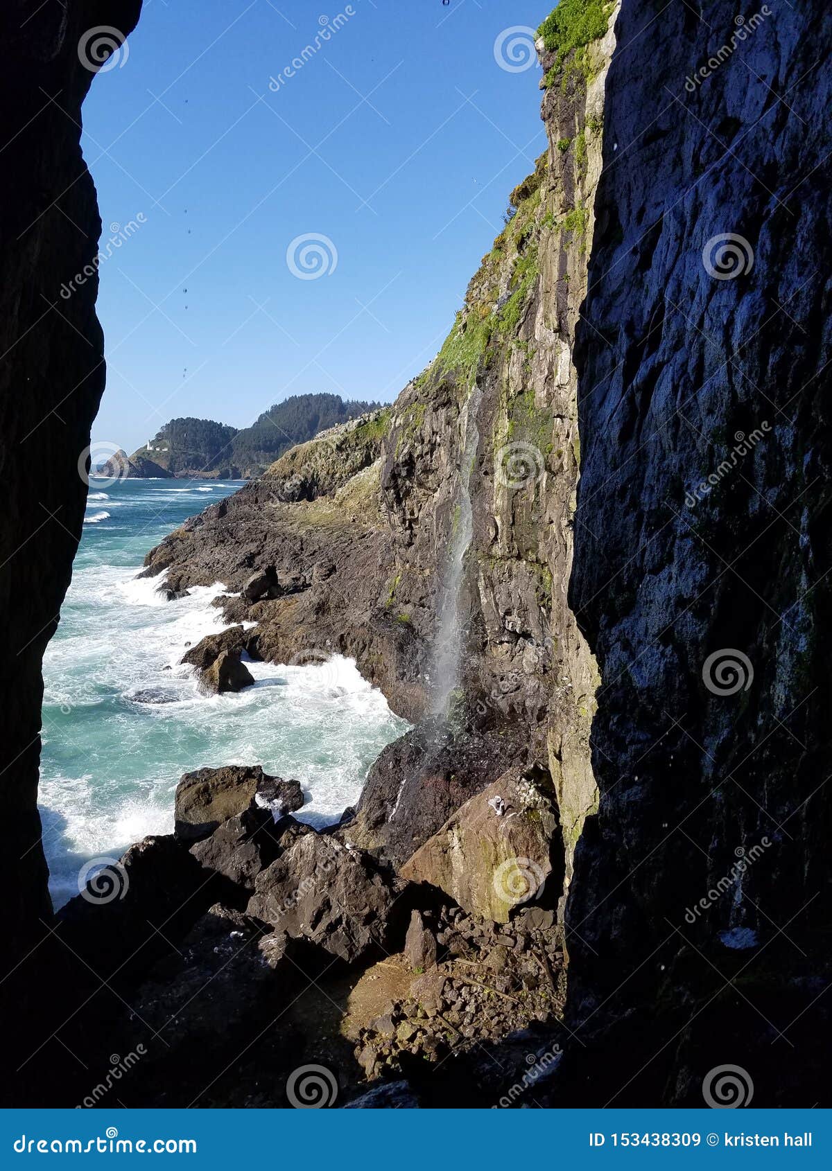 Waterfall into the Ocean Oregon Stock Image - Image of ocean, scenic ...