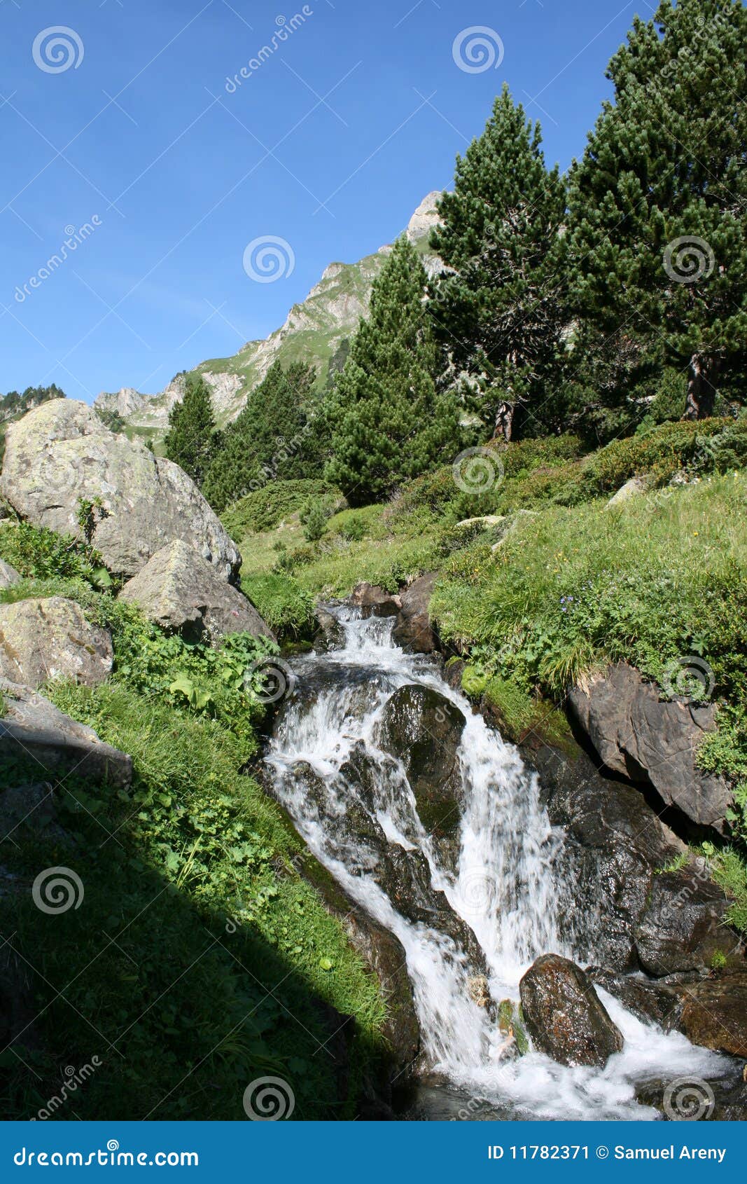 Waterfall in Pyrenees stock image. Image of europe, mountain - 11782371