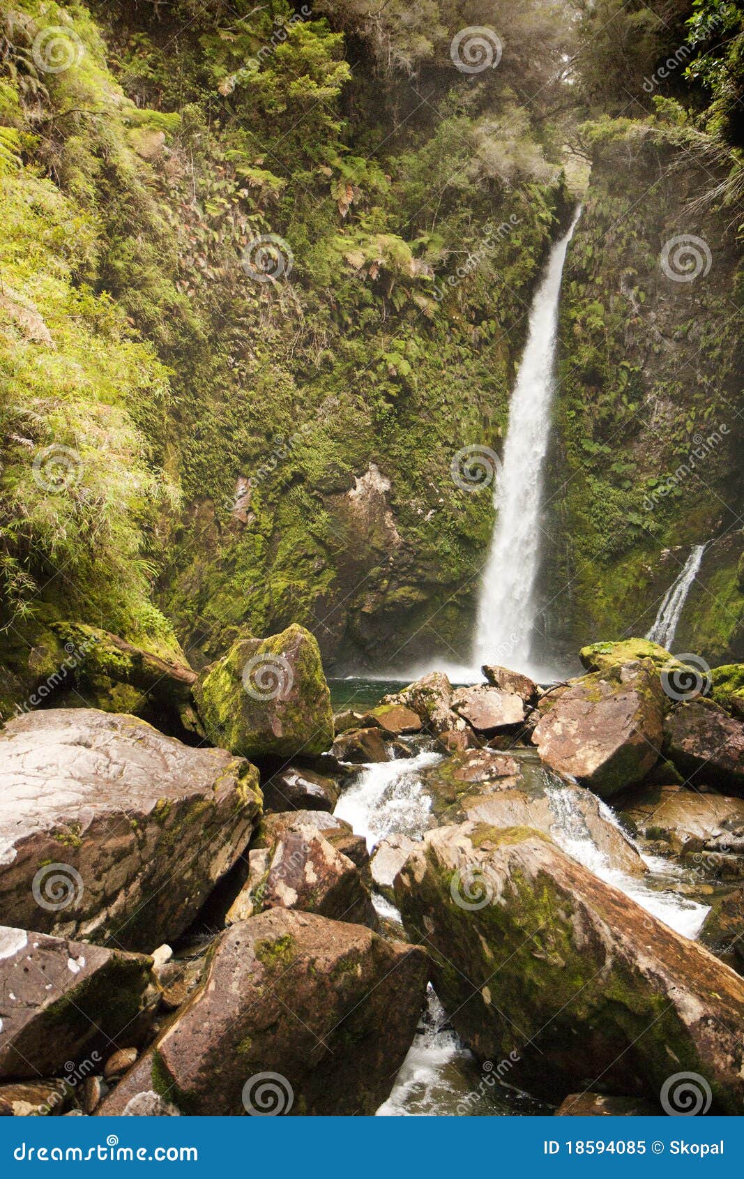 Waterfall in ravine stock image. Image of abyss, green - 18594085