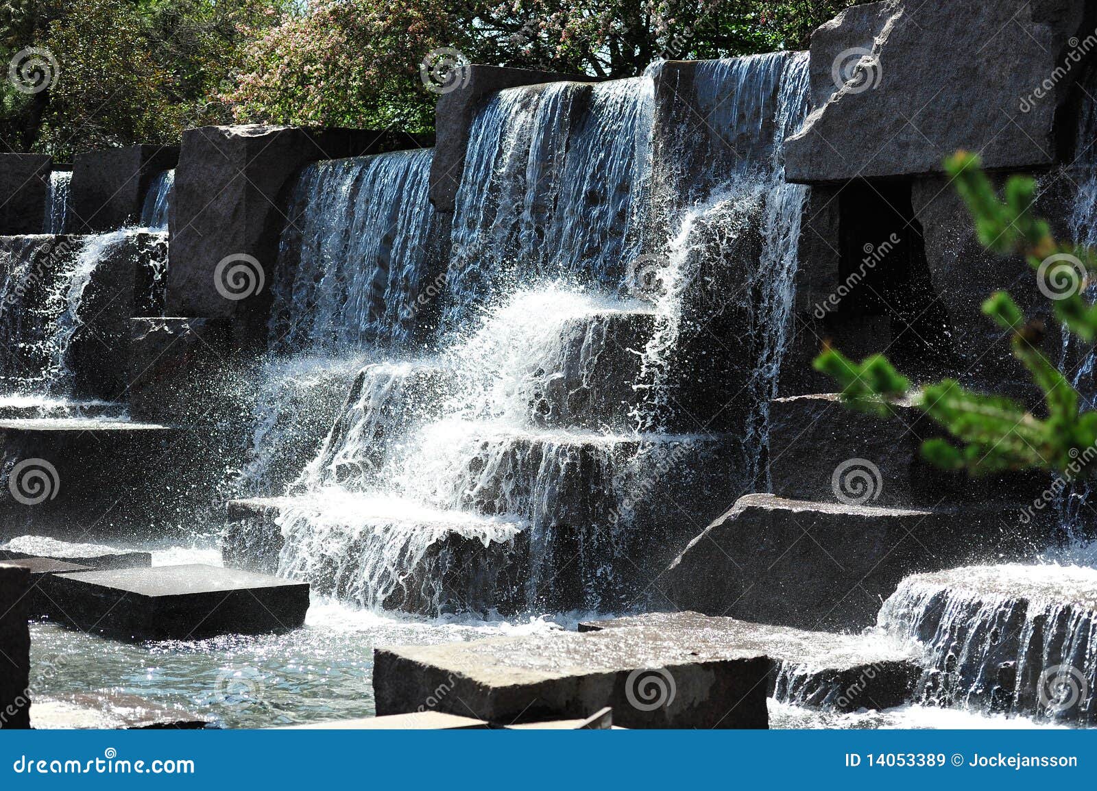 Waterfall at Roosevelt Memorial Editorial Stock Image - Image of ...