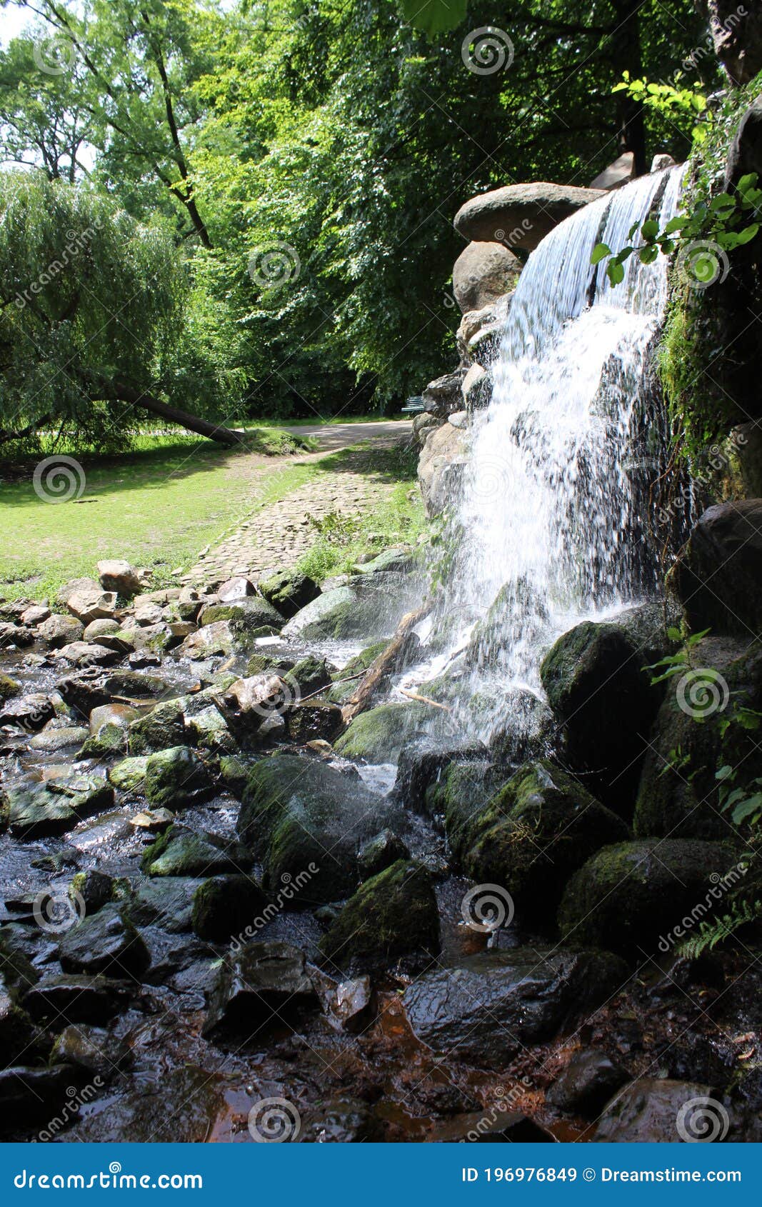 Waterfall in Sonsbeek stock image. Image of black, cascade - 196976849