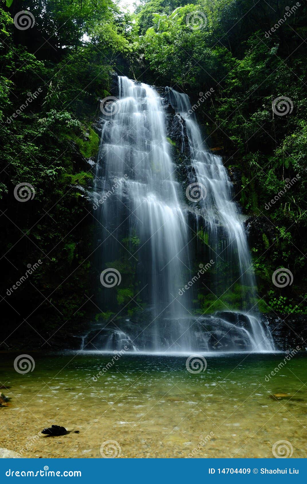 Waterfall in Ting-hu Mountain Stock Image - Image of tripod, water ...