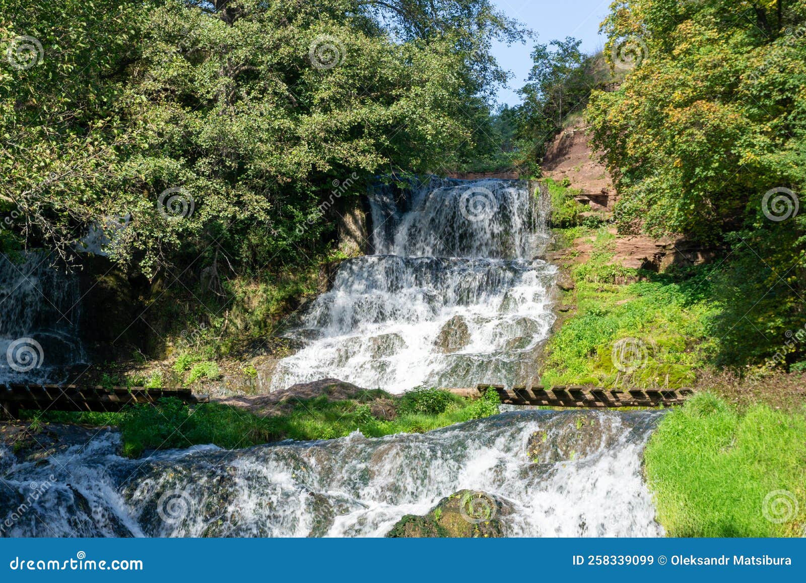 Waterfall In Ukraine Dzhurynskyi Waterfall Stock Image Image Of Cool