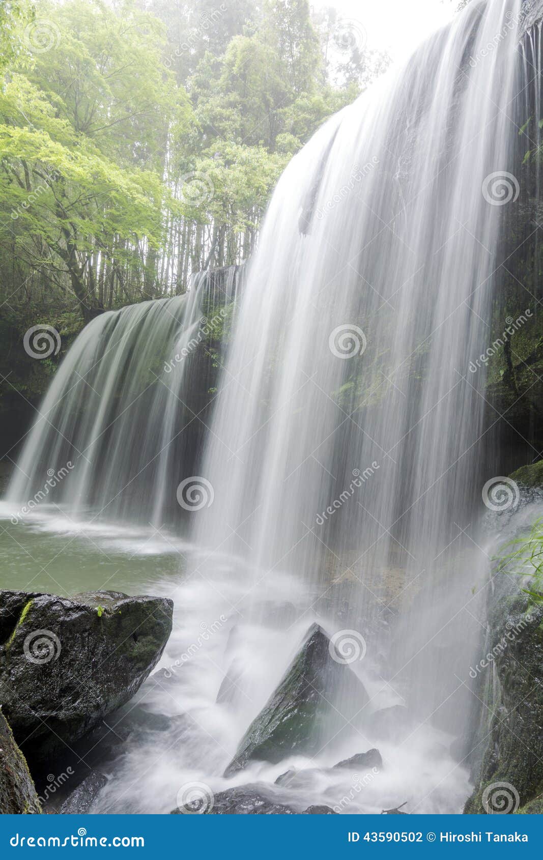 Vertical Composition - Yang Shot Twin Towers Stock Photography ...