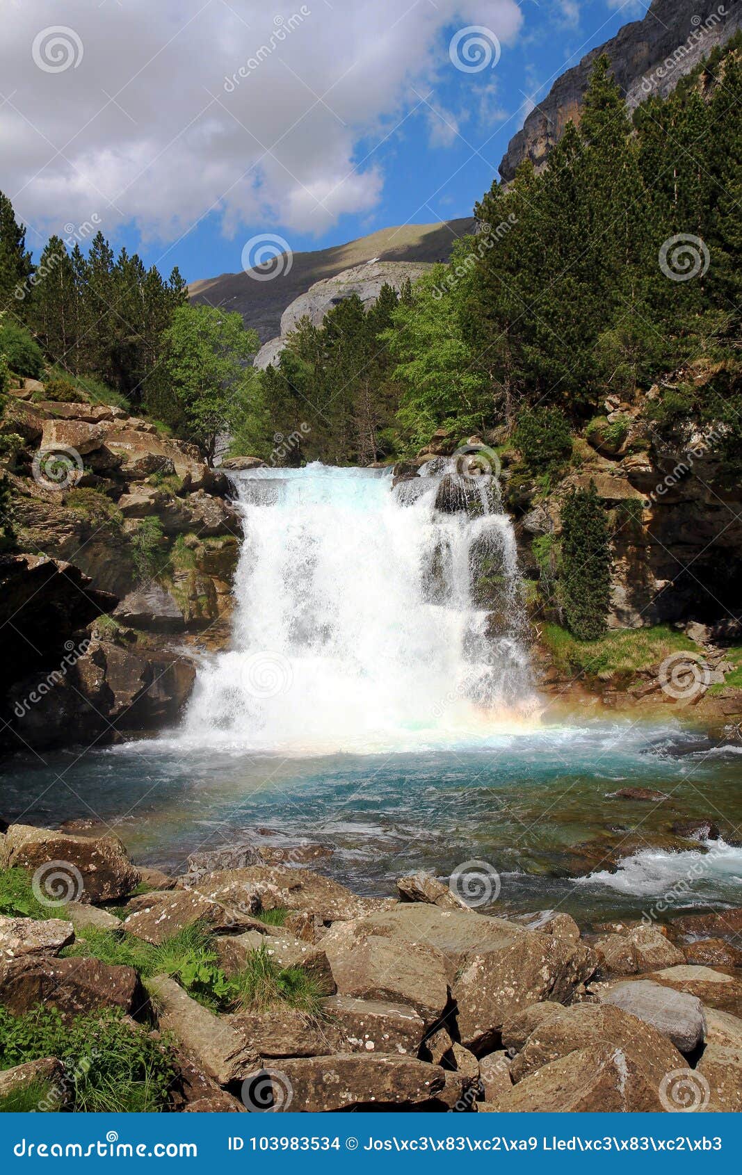 Waterfalls Gradas De Soaso En El Parque De Ordesa Foto de archivo ...