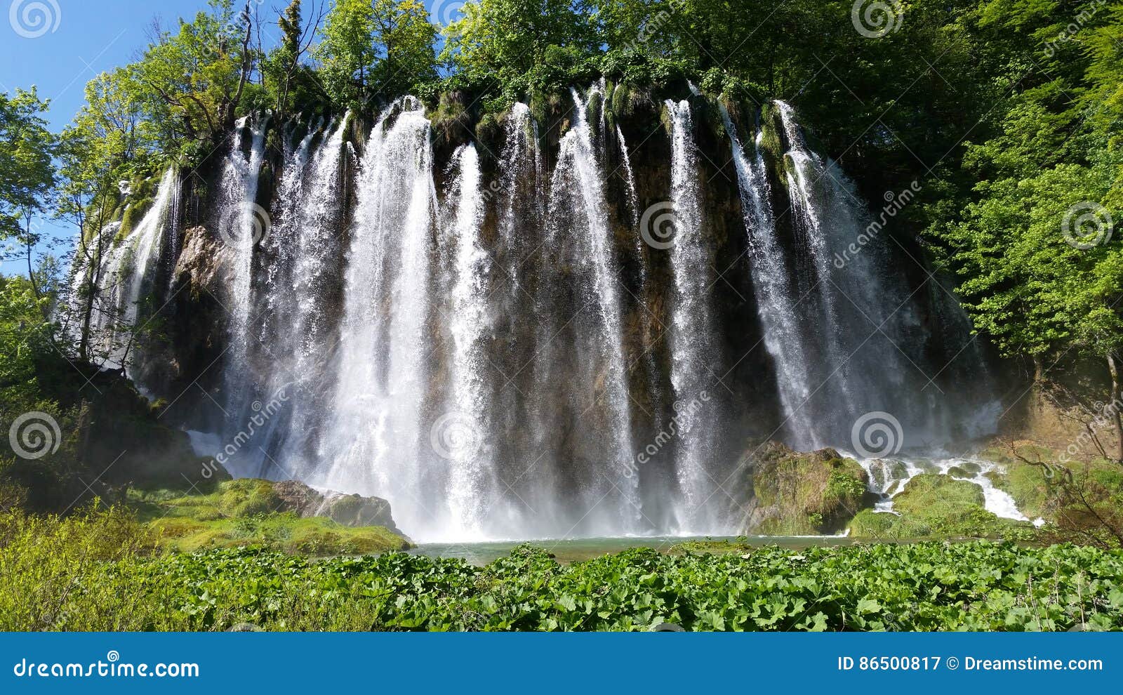 Waterfalls stock image. Image of wasserfall, tree, exotic - 86500817