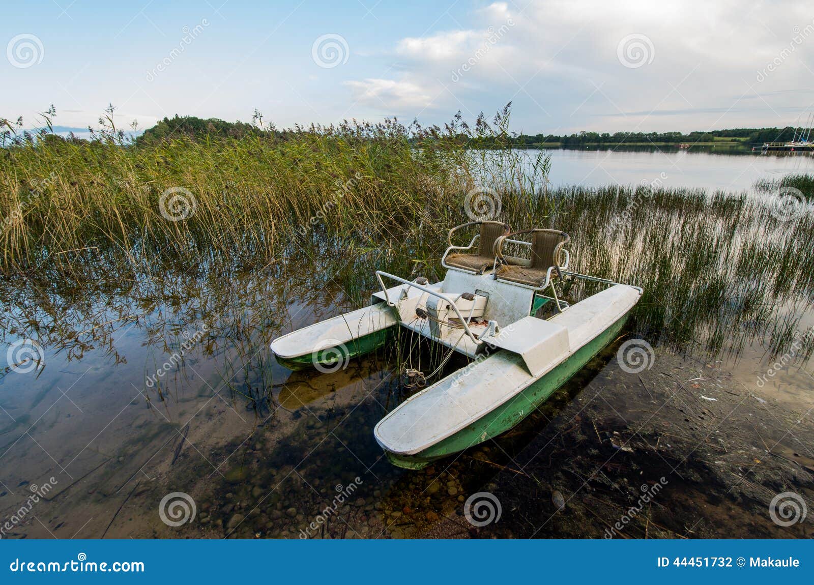 Waterfiets stock foto. Image of meer, pret, litouwen - 44451732