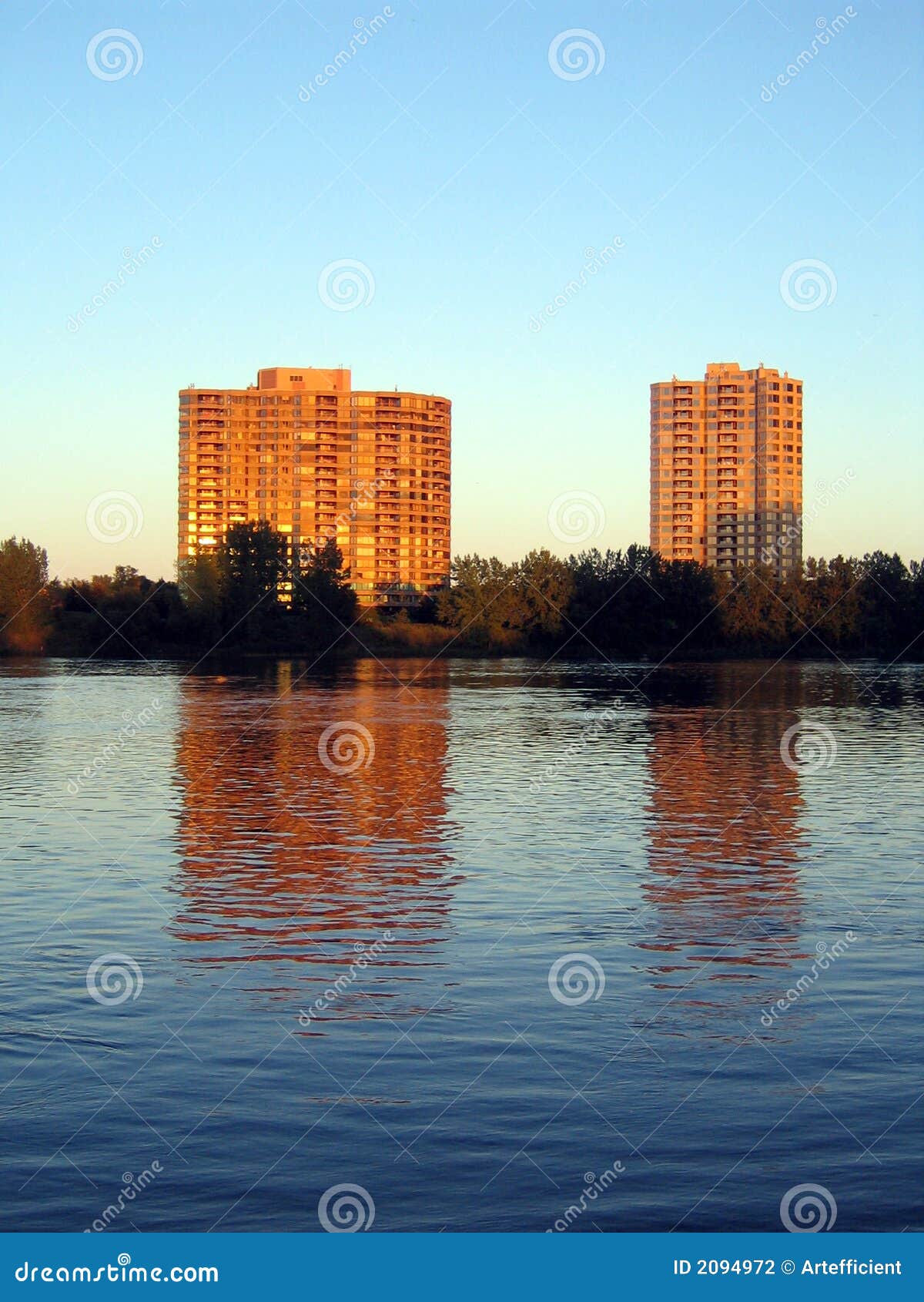 Waterfront Condos at Sunset Stock Photo - Image of condo, lake: 2094972