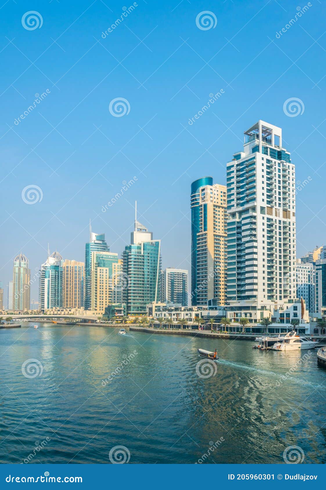 Waterfront of the Dubai Marina, UAE Editorial Photo - Image of ...
