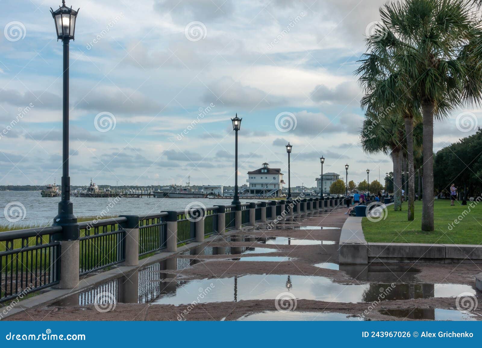 Waterfront Park in Charleston, SC Editorial Photo - Image of light ...