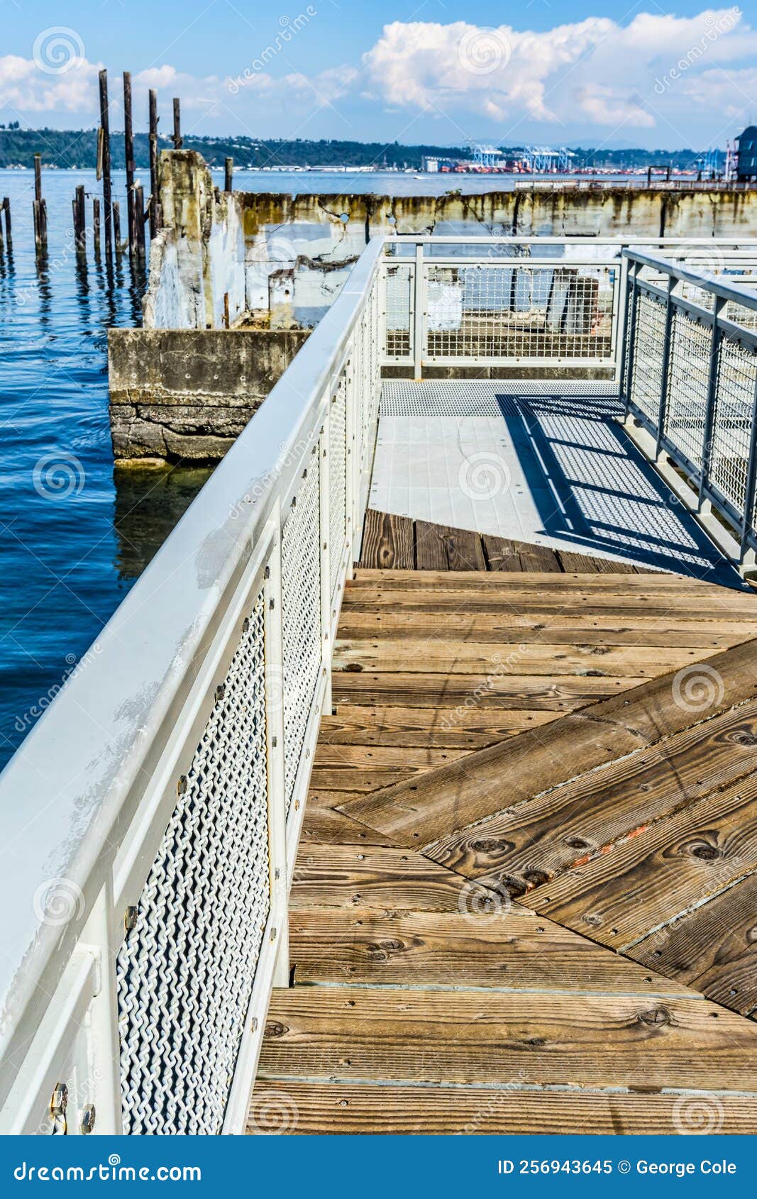 Waterfront Park Walkway 4 stock image. Image of publlic - 256943645