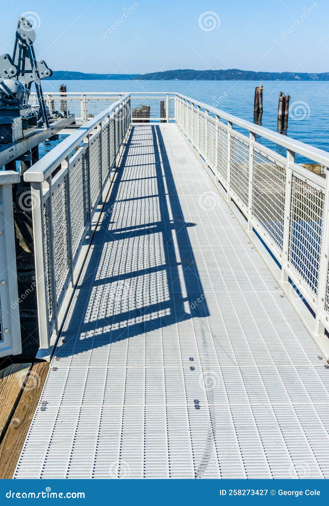 Waterfront Park Walkway 3 stock image. Image of park - 258273427