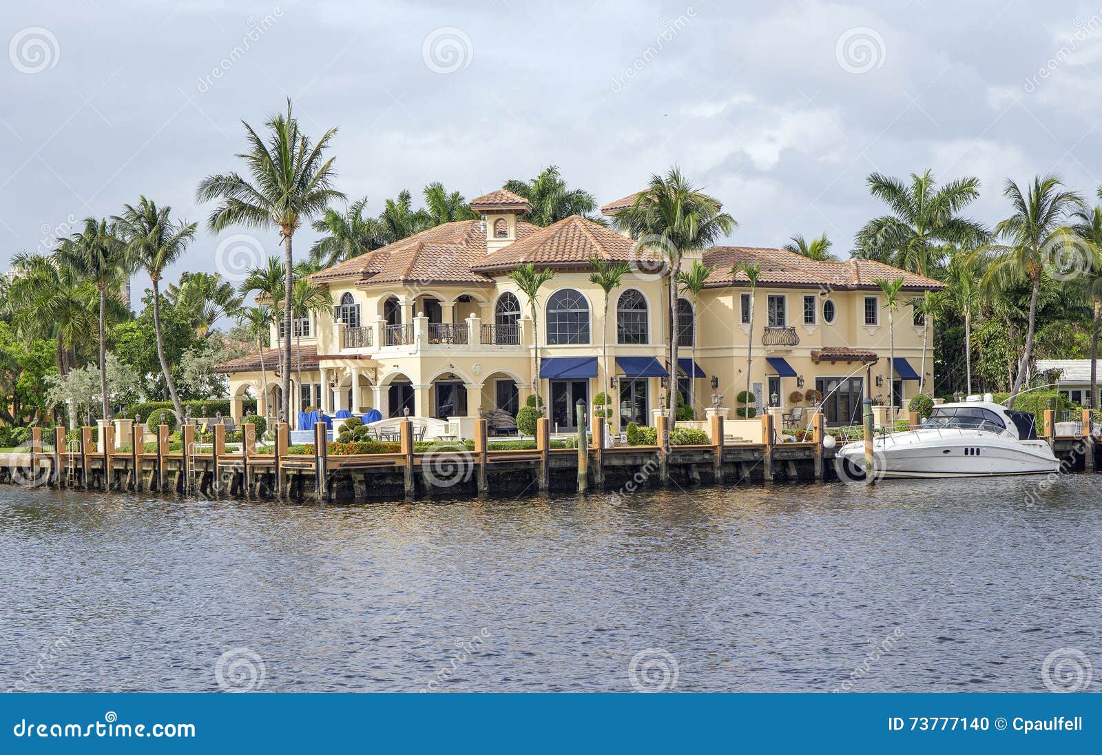 Waterfront real estate editorial image. Image of home - 73777140