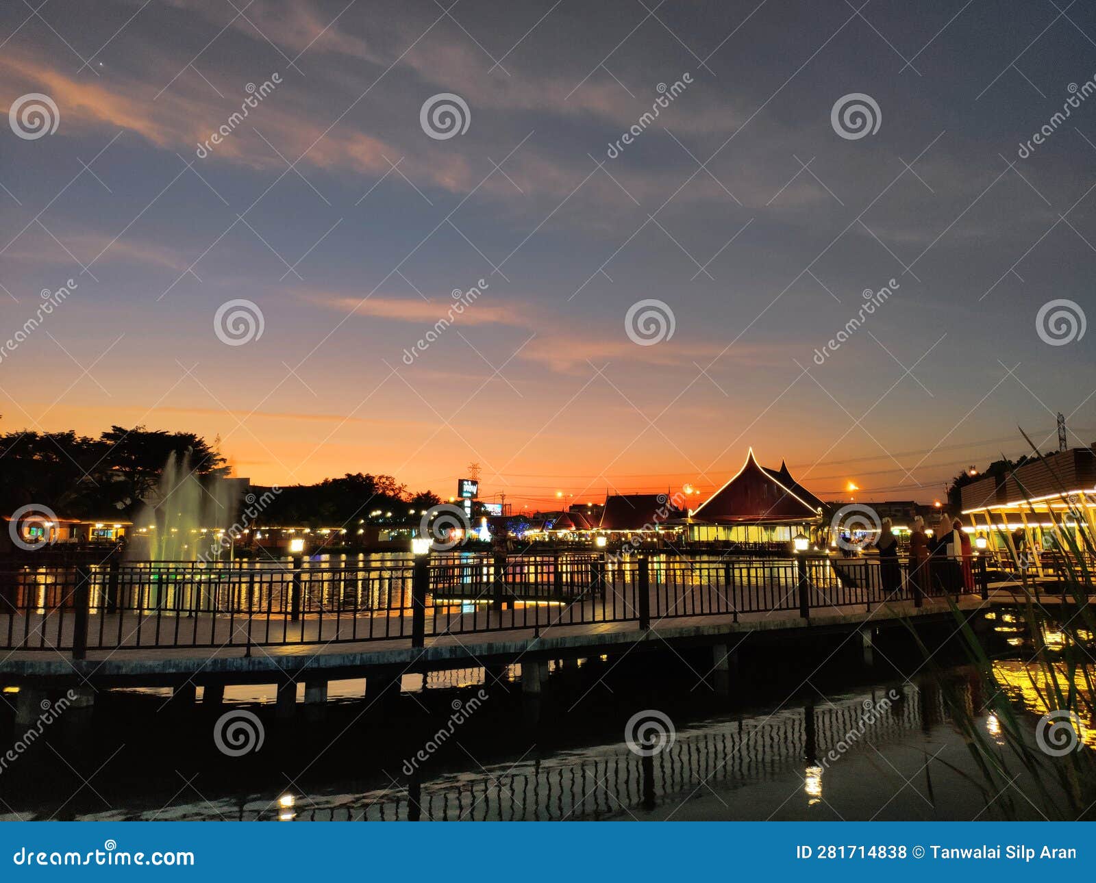 Waterfront Restaurant at Night. View from the Pointe Waterfront Dining ...