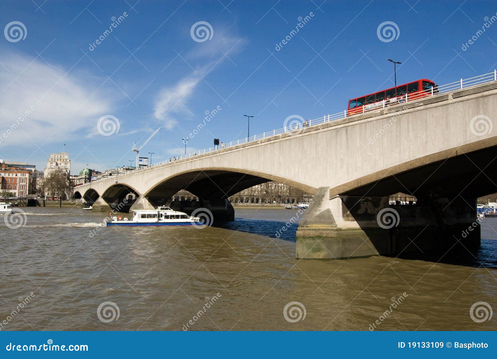 Waterloo Bridge, London stock image. Image of landmark - 19133109