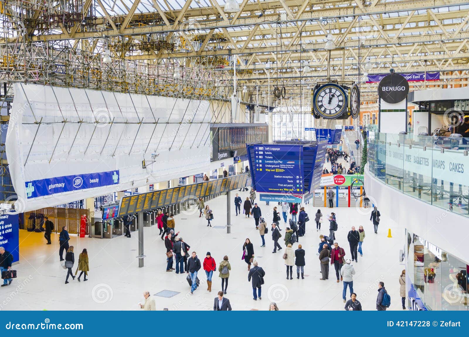 Waterloo Railway Station in London Editorial Stock Photo - Image of ...