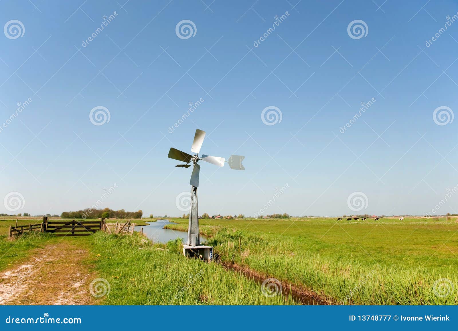 Watermill Dans L'horizontal Hollandais Vertical Image stock - Image du ...