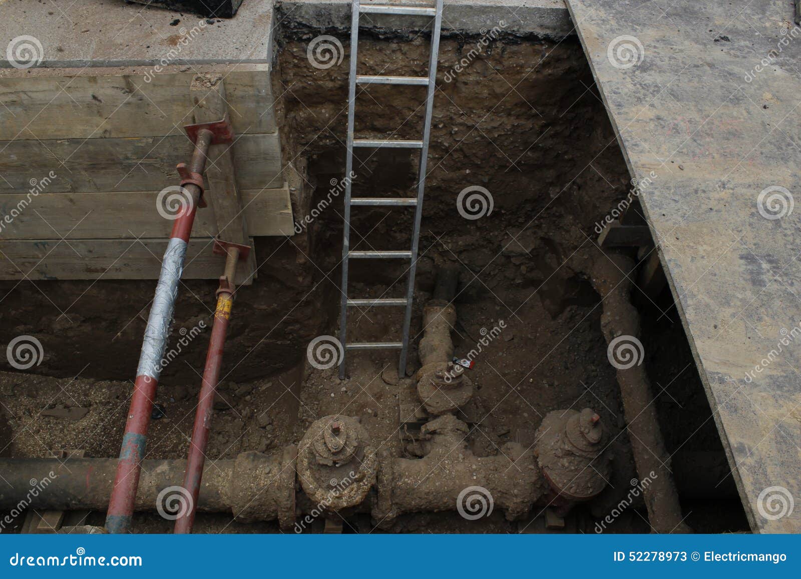 Waterpipe crack stock image. Image of roadwork, outdoor - 52278973
