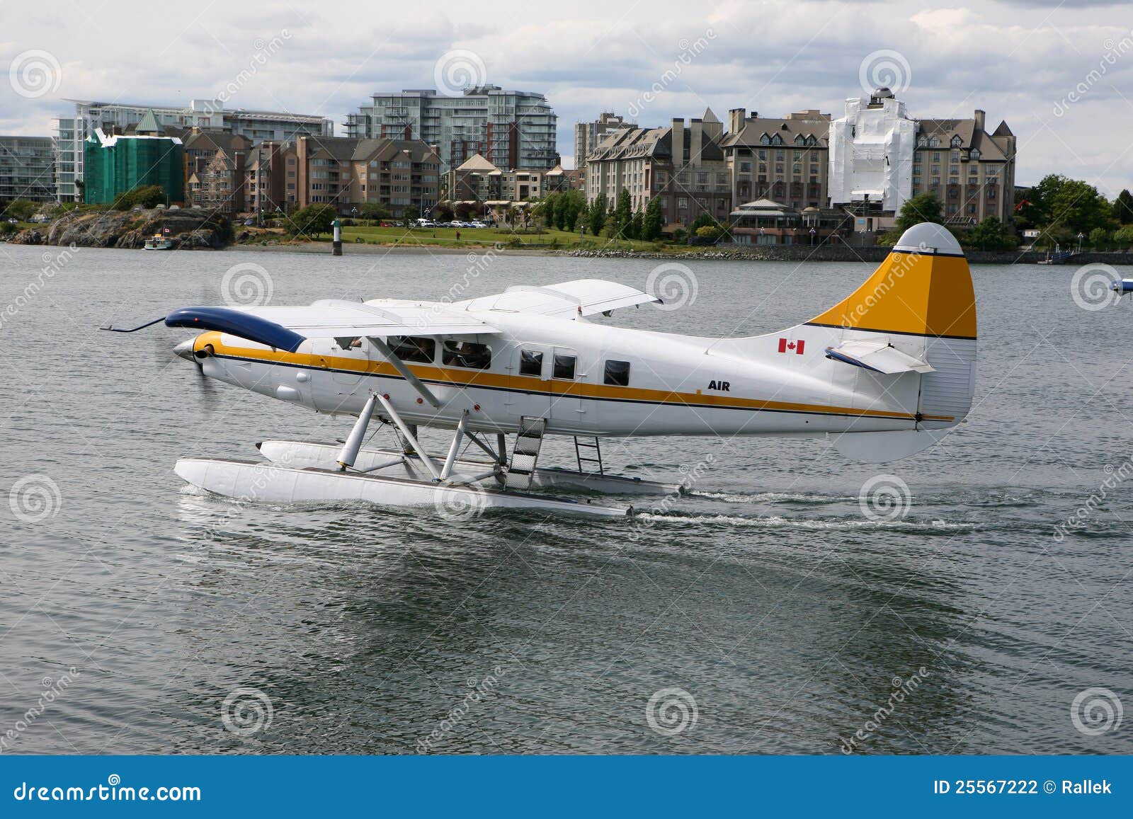 Waterplane 库存照片. 图片 包括有 城镇, 蓝色, 维多利亚, 江边, 标志, 哥伦比亚, 房子 - 25567222