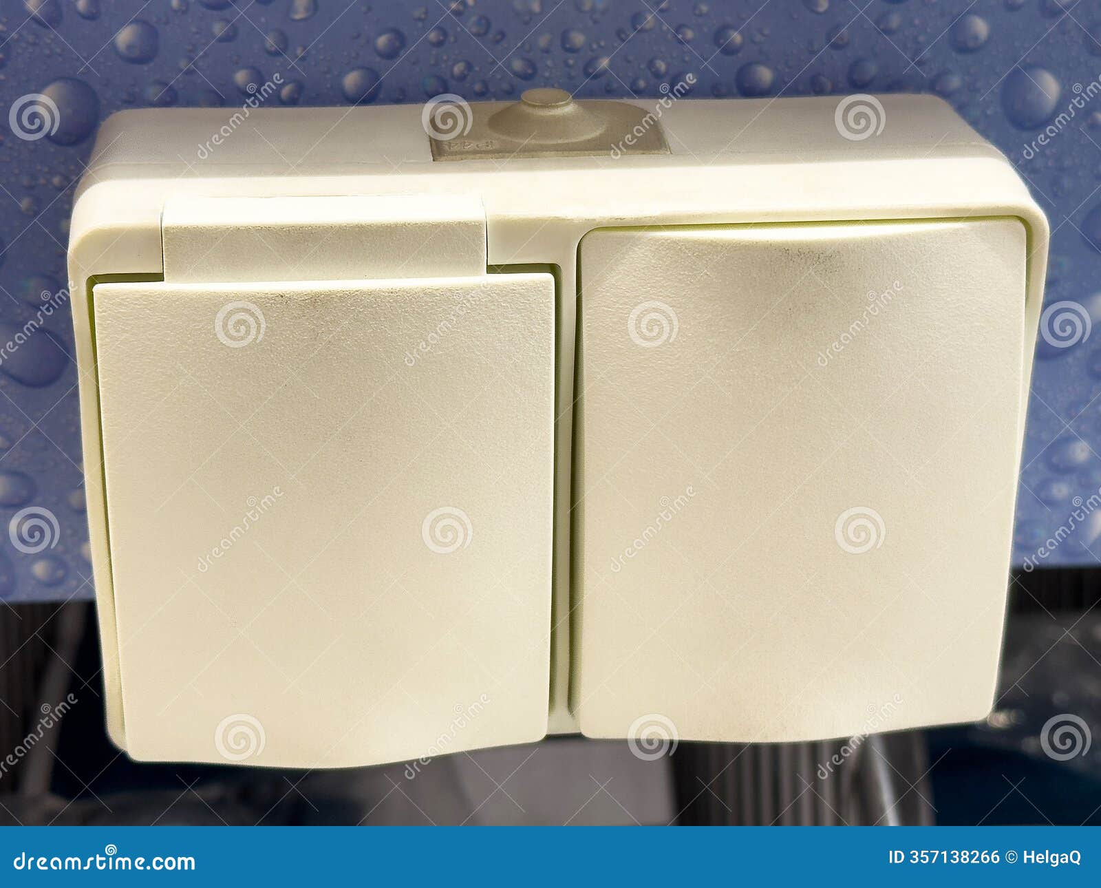 Waterproof Outdoor Light Switch with Protective Cover in Moist ...