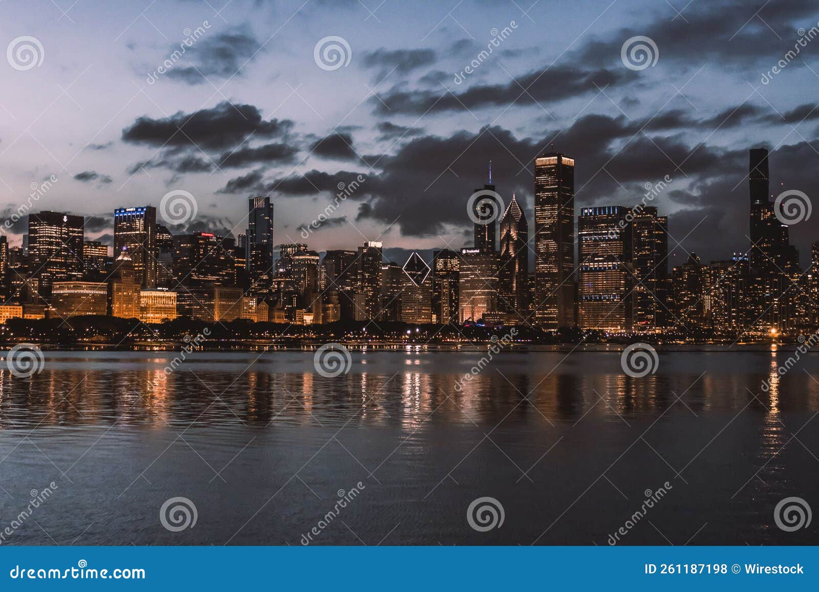 Waterside View of Downtown Chicago Cityscape in the Evening Editorial ...
