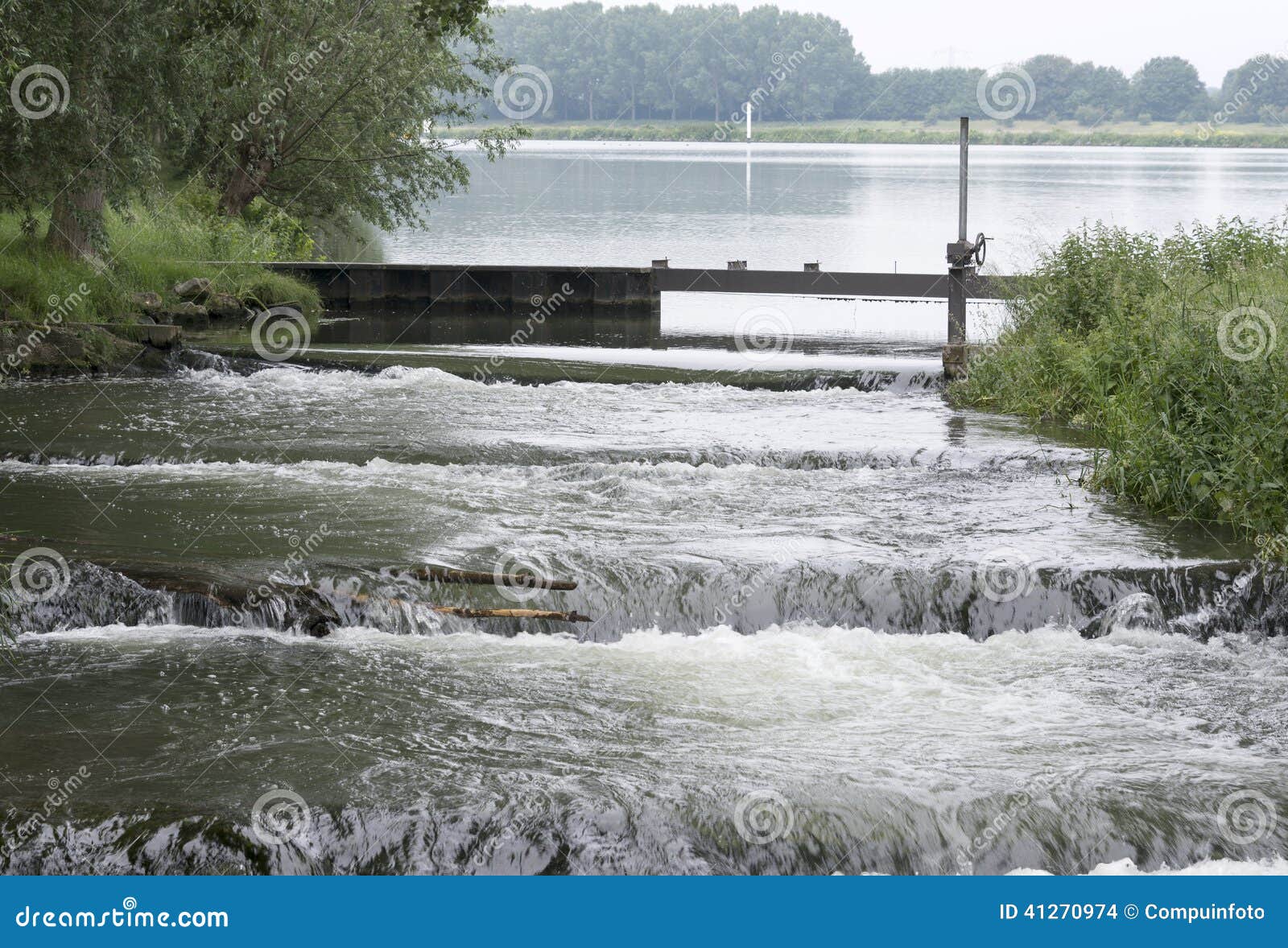Waterval in Holland Van De Rivier Maas Stock Foto - Image of daling ...