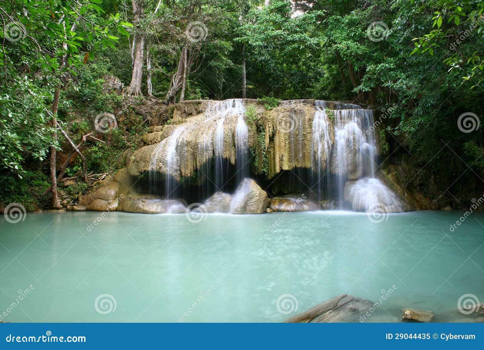 Waterval in tropisch bos stock afbeelding. Image of wildernis - 29044435