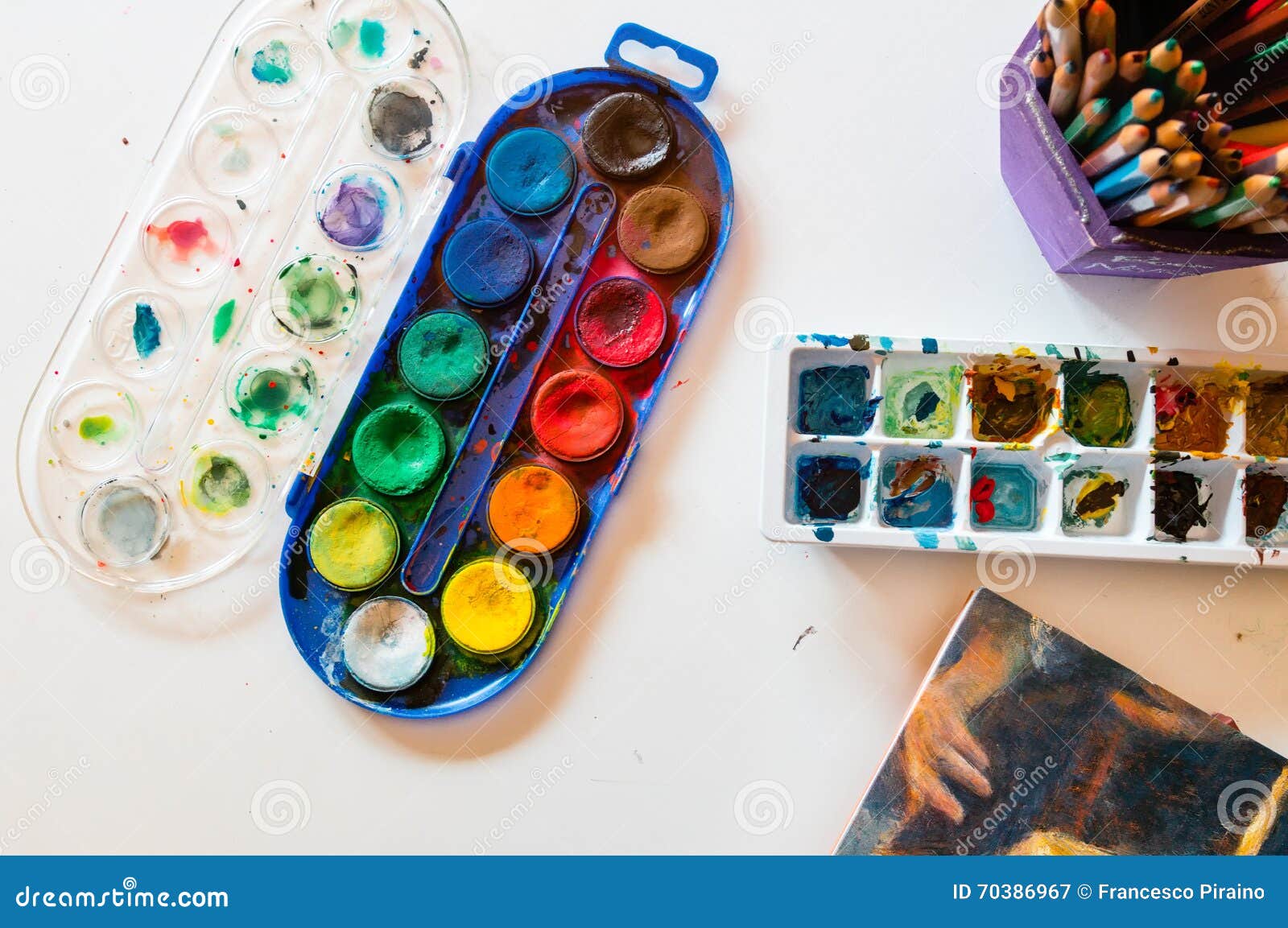 Waterverf En Flatlay Potlodenkunstenaar Stock Afbeelding - Image of ...