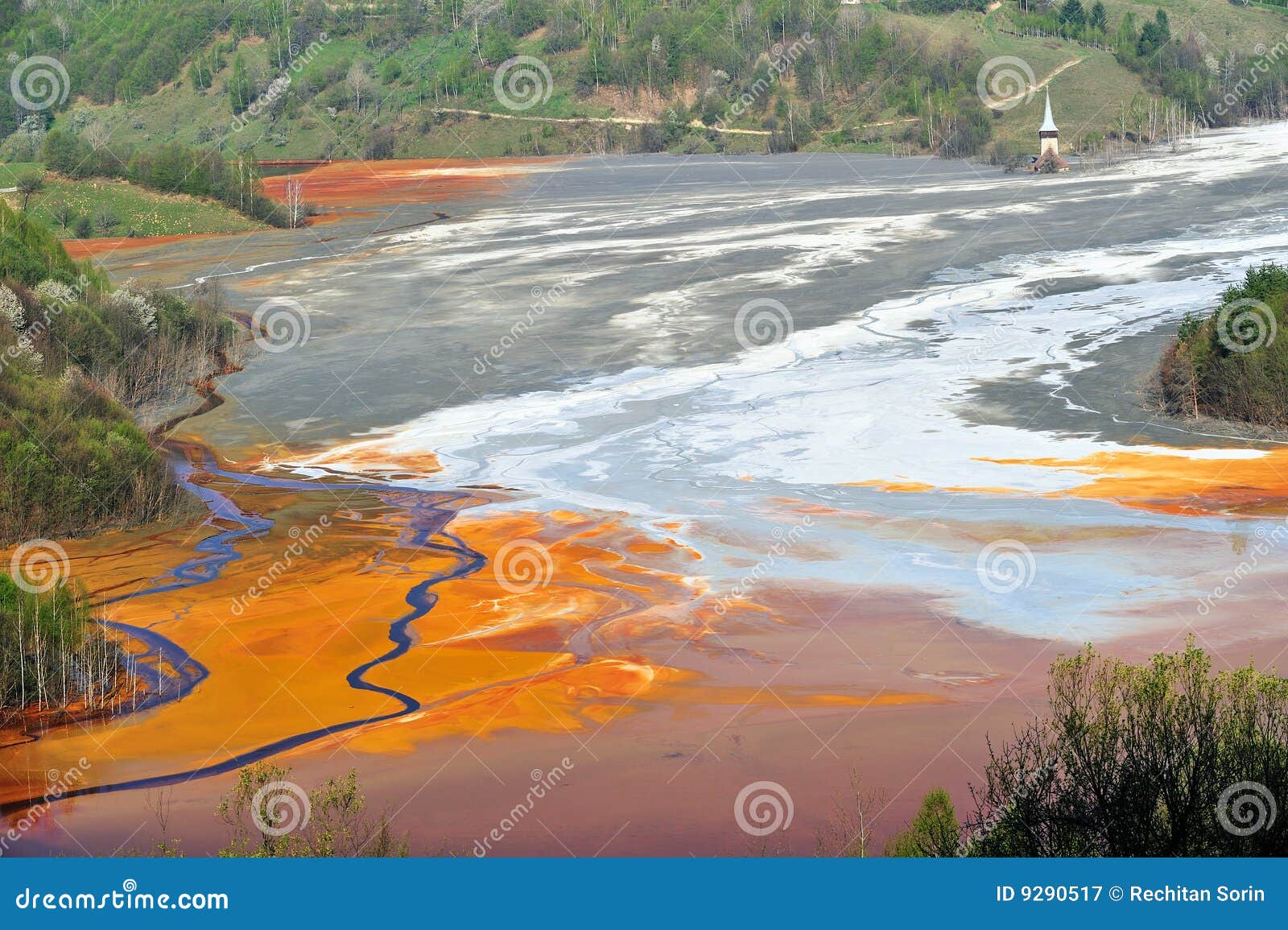 Watervervuiling stock afbeelding. Image of vernietiging - 9290517