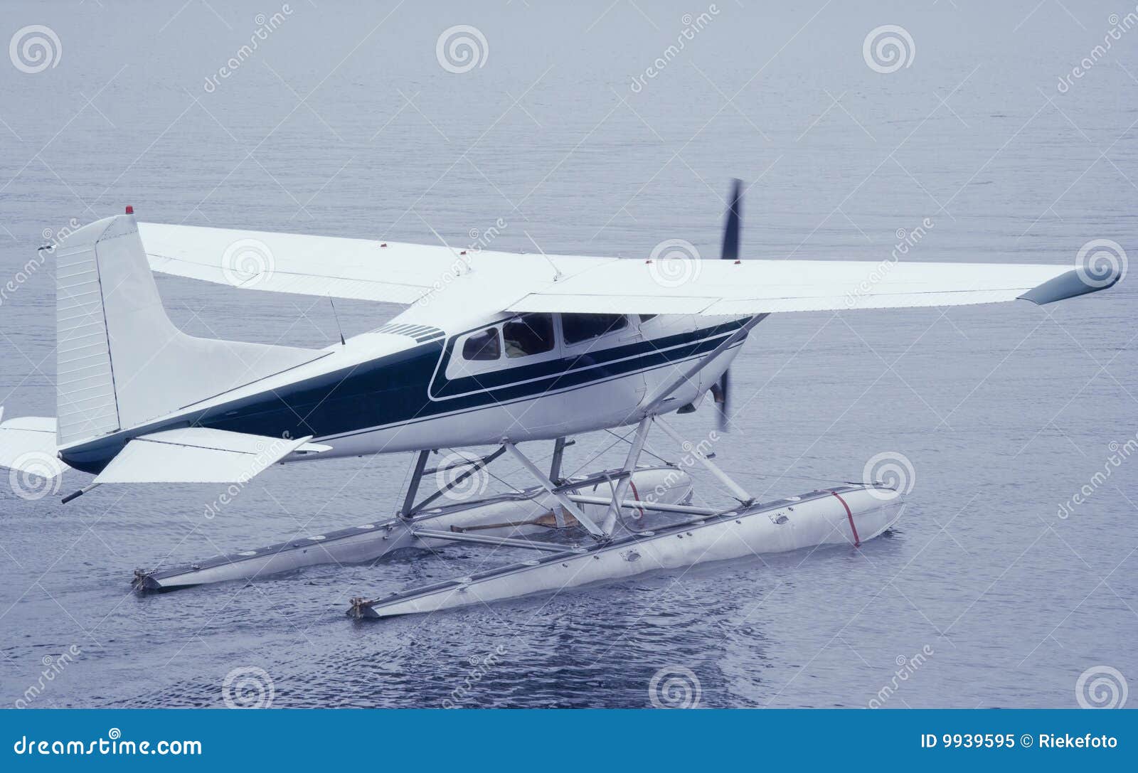 Watervliegtuig Klaar Voor Start Stock Afbeelding - Image of ontdekking ...